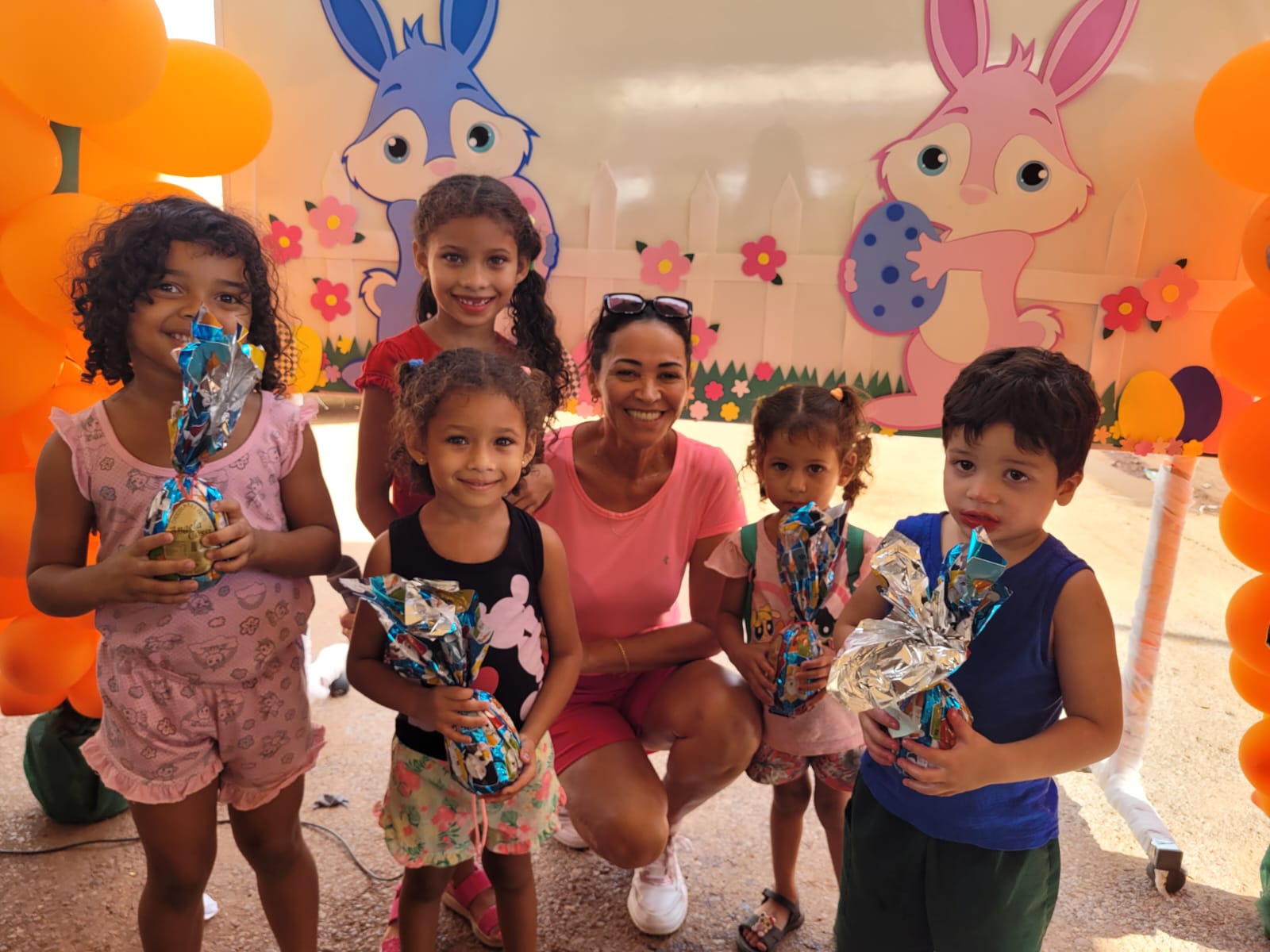 Prefeitura realiza comemoração de páscoa para as crianças cadastradas ...