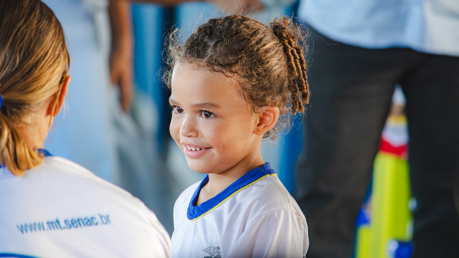 Kits escolares: Crianças dos centros municipais Izaurina Abreu e Padre ...